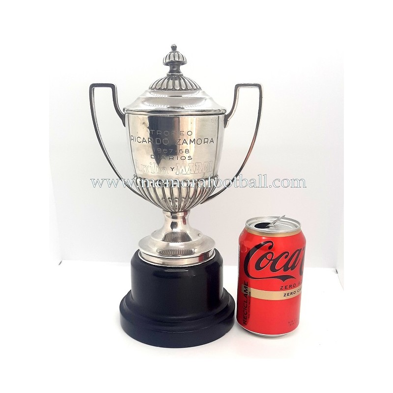 Zamora Trophy 1967-68 awarded to JUNQUERA, goalkeeper of Real Madrid CF